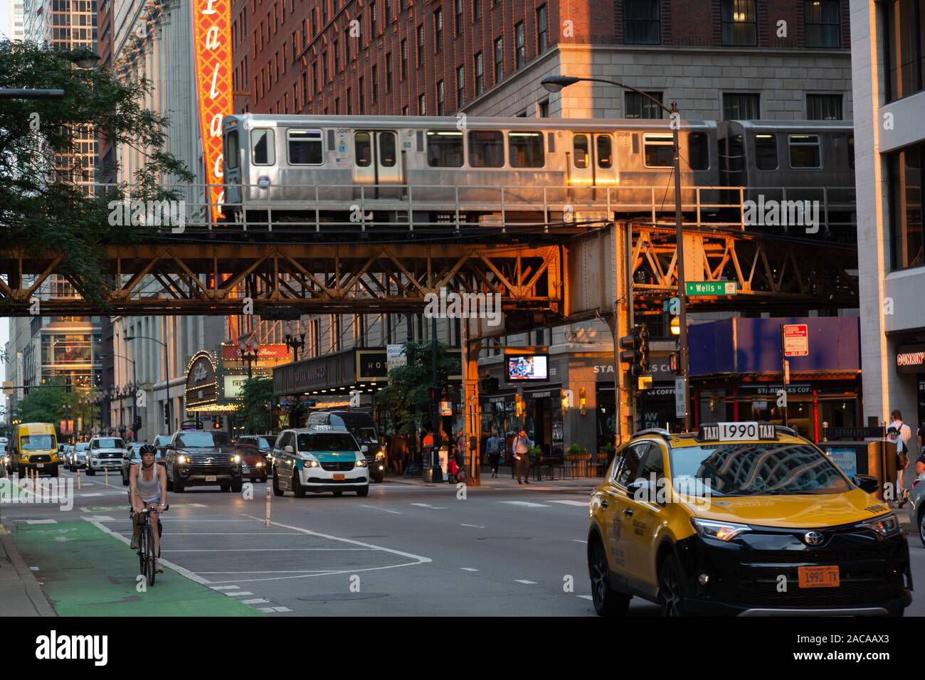 L Train, The Loop, Chicago, Illinois, USA Stock Photo - Alamy