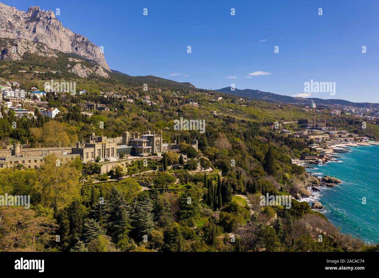 Alupka palace hi-res stock photography and images - Alamy