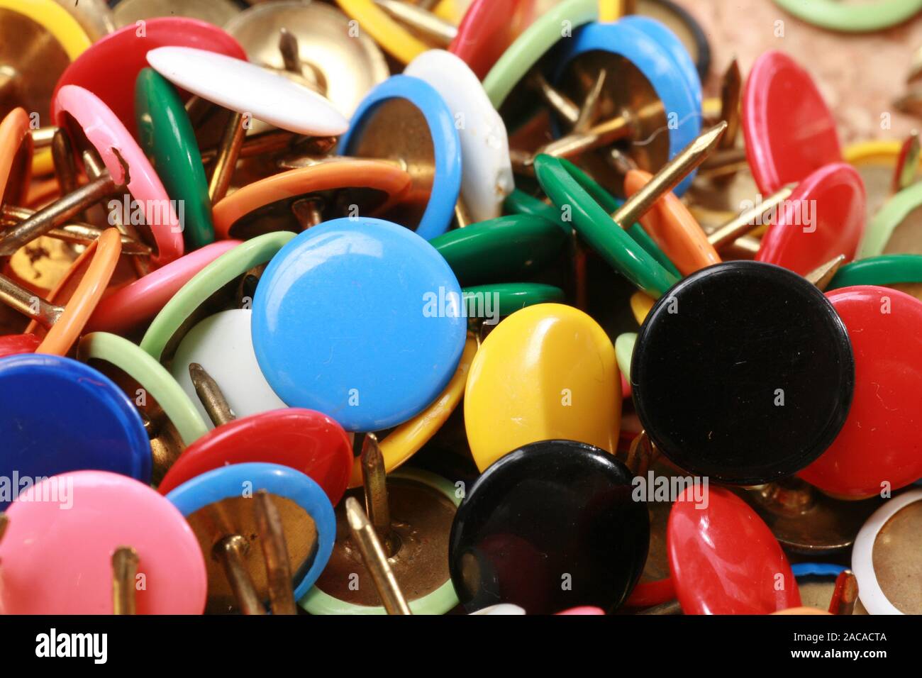 Pin tack thumbtack pinboard hi-res stock photography and images - Alamy