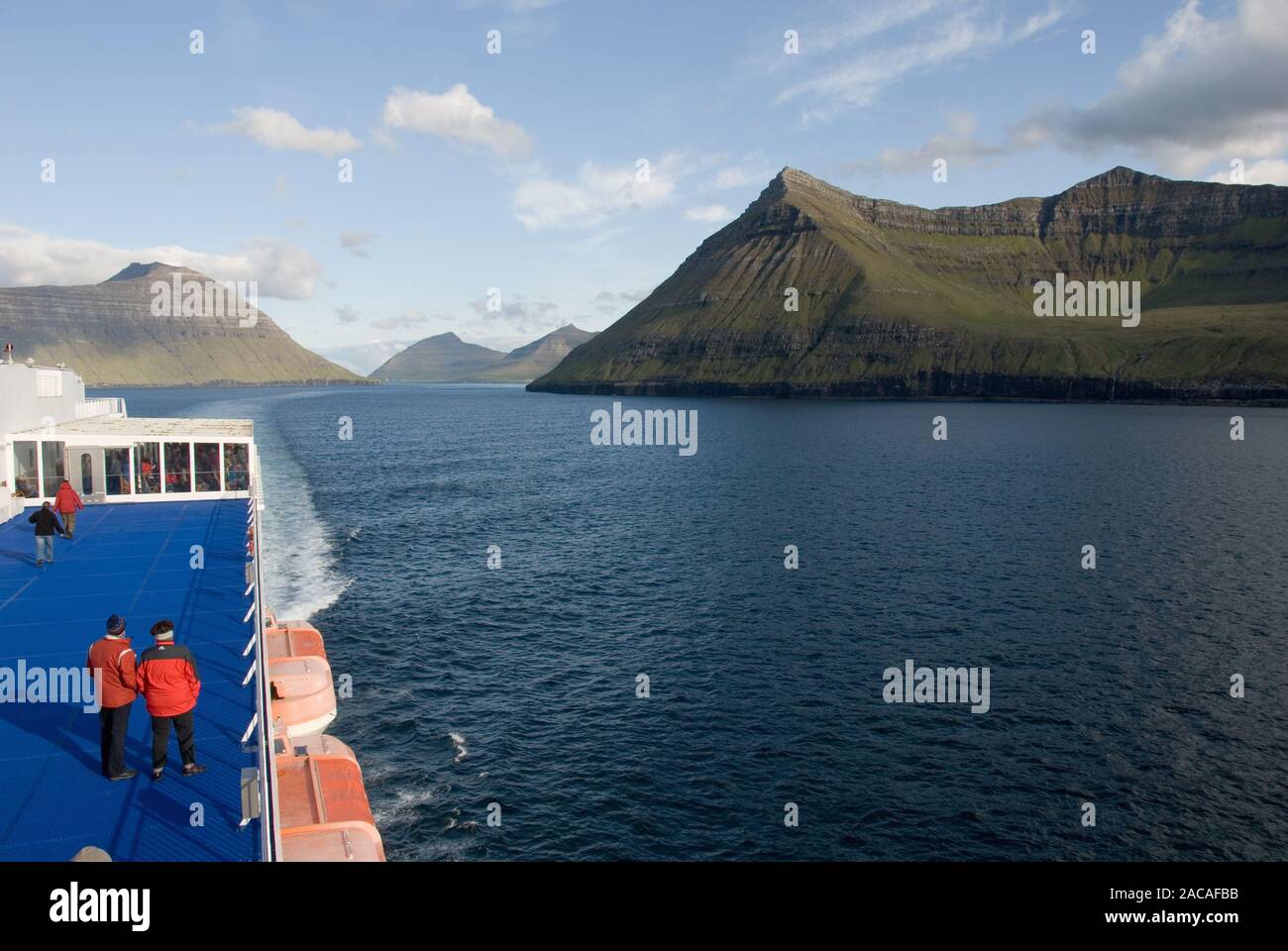 Island landscape ferry hi-res stock photography and images - Alamy