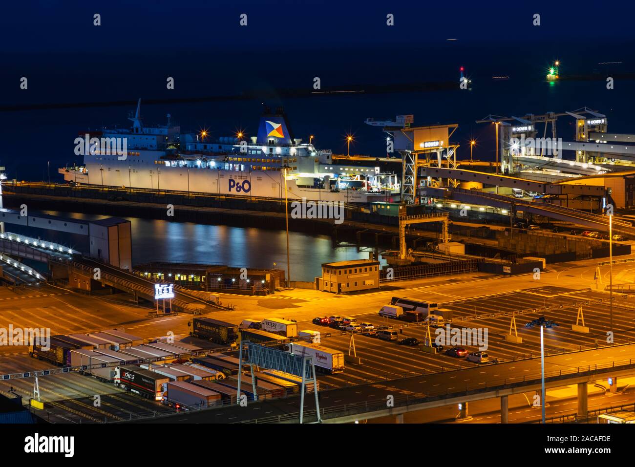 Container ships dover hi-res stock photography and images - Alamy