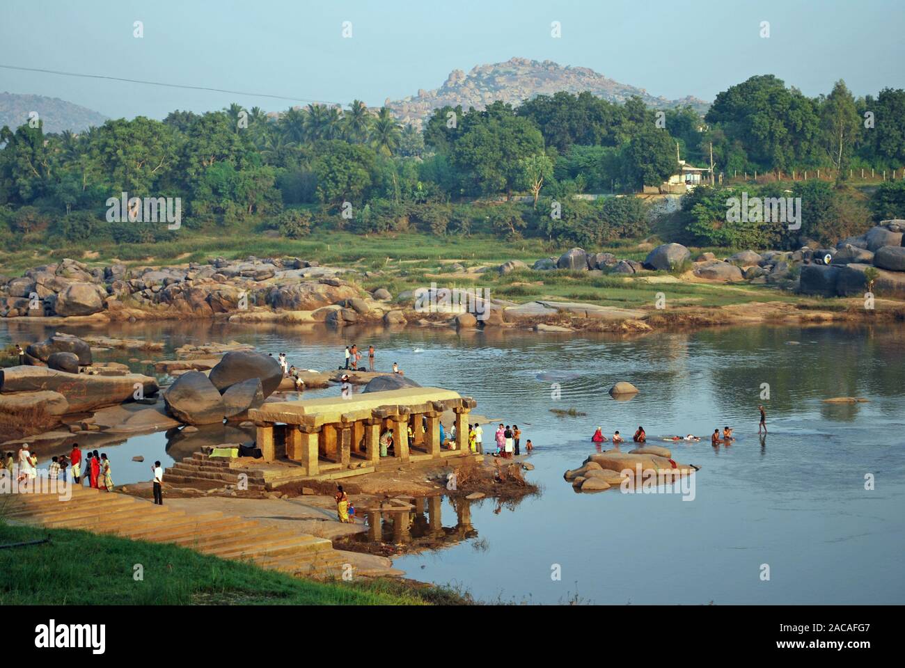 Granite rocks on the river Tungabhadra, Hampi, Karnataka, India Stock ...