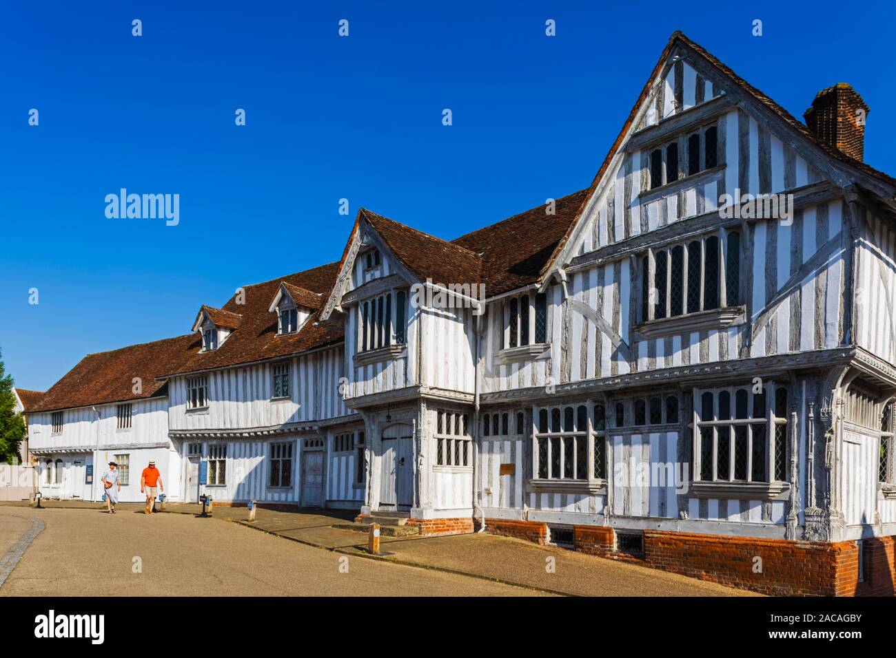 Medieval guildhall hi-res stock photography and images - Alamy