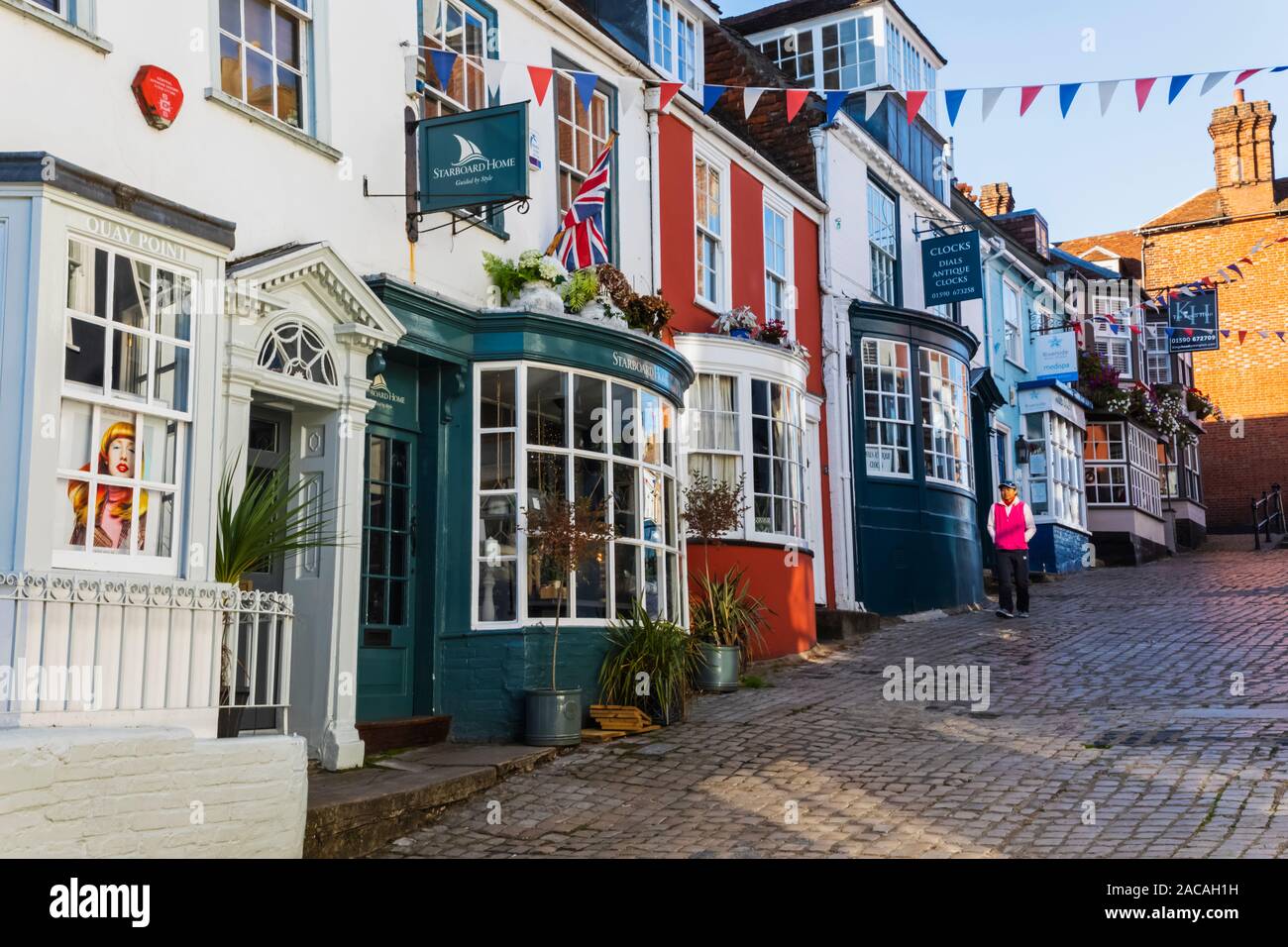 Lymington shops quay hill hi-res stock photography and images - Alamy