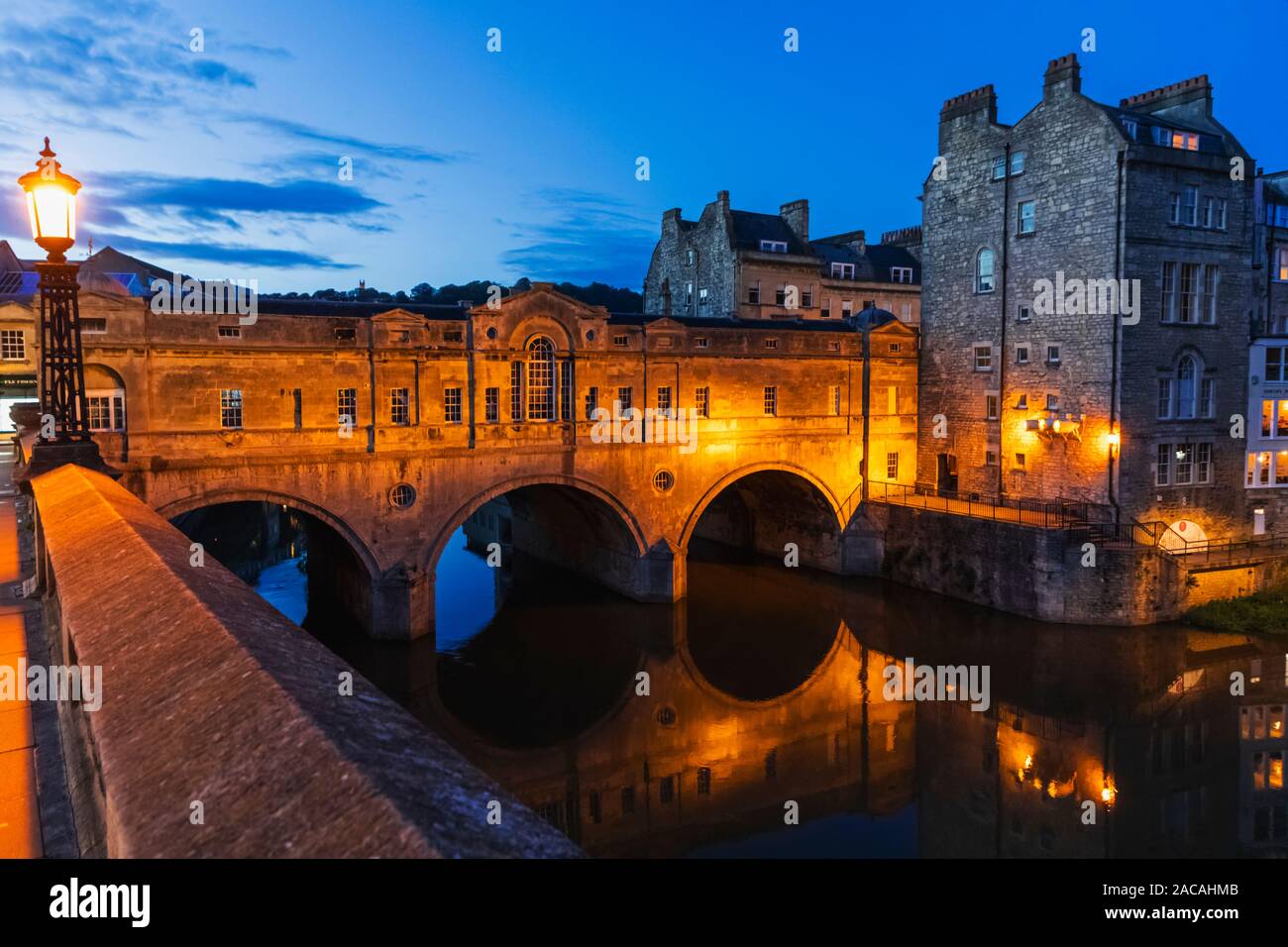 England, Somerset, Bath, Pultney Bridge and River Avon at Night Stock ...