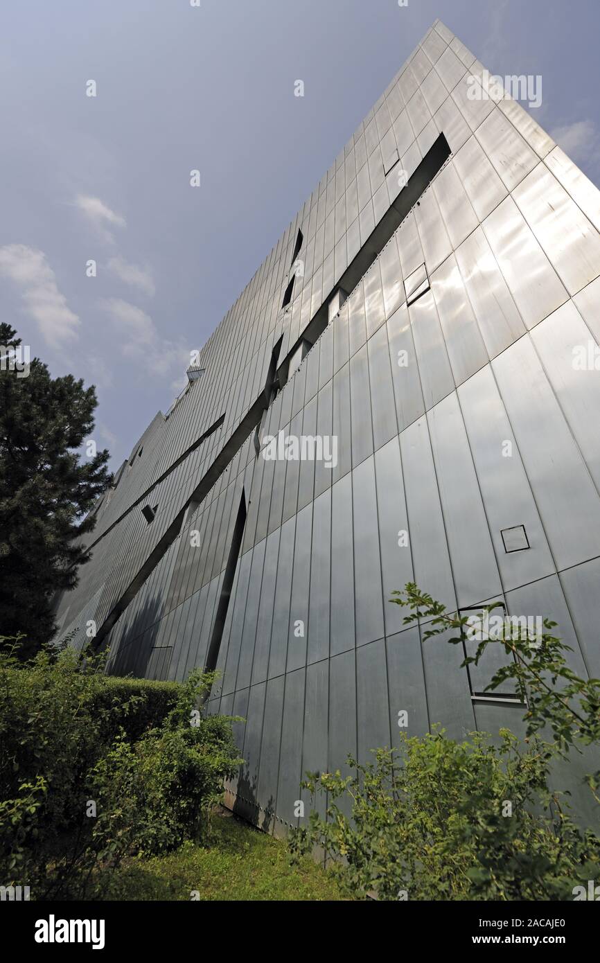 Jewish museum berlin libeskind view hi-res stock photography and images ...