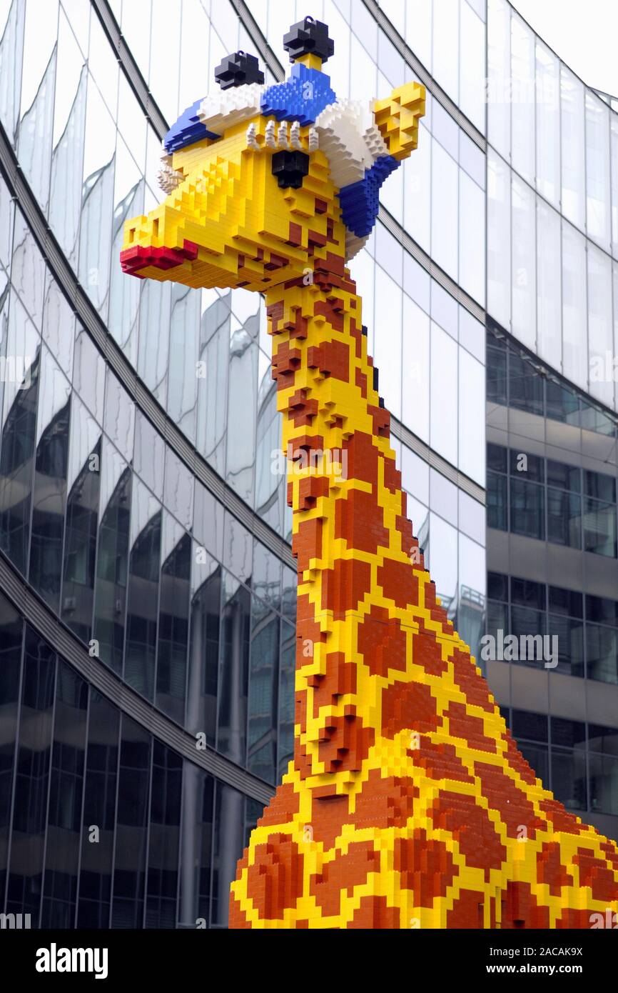 life-size giraffe made of Lego bricks Stock Photo - Alamy