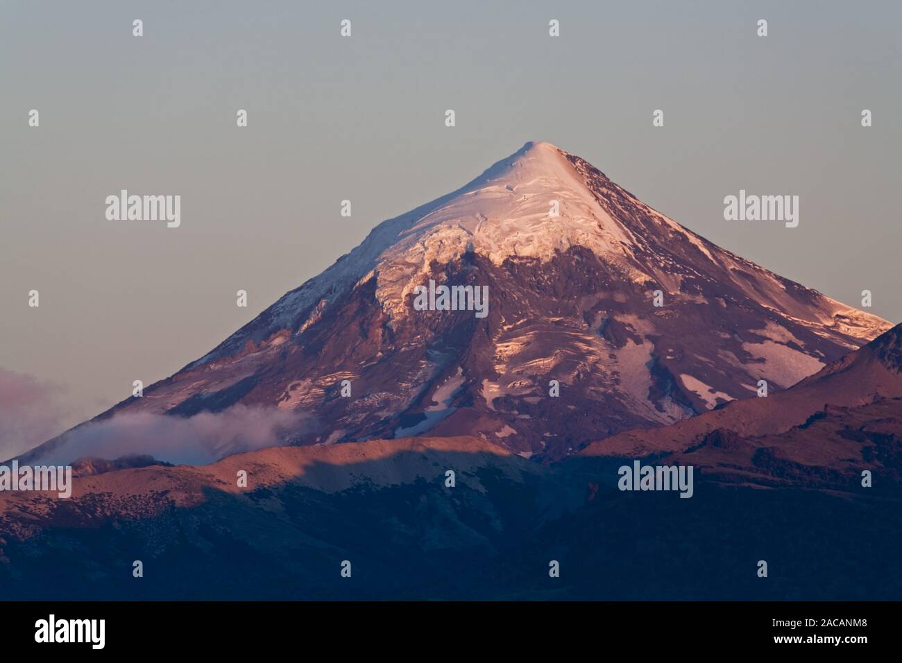 Sunrise Volcano Lanin, NP Parque Nacional Lanin, Argentina, Vulcan ...