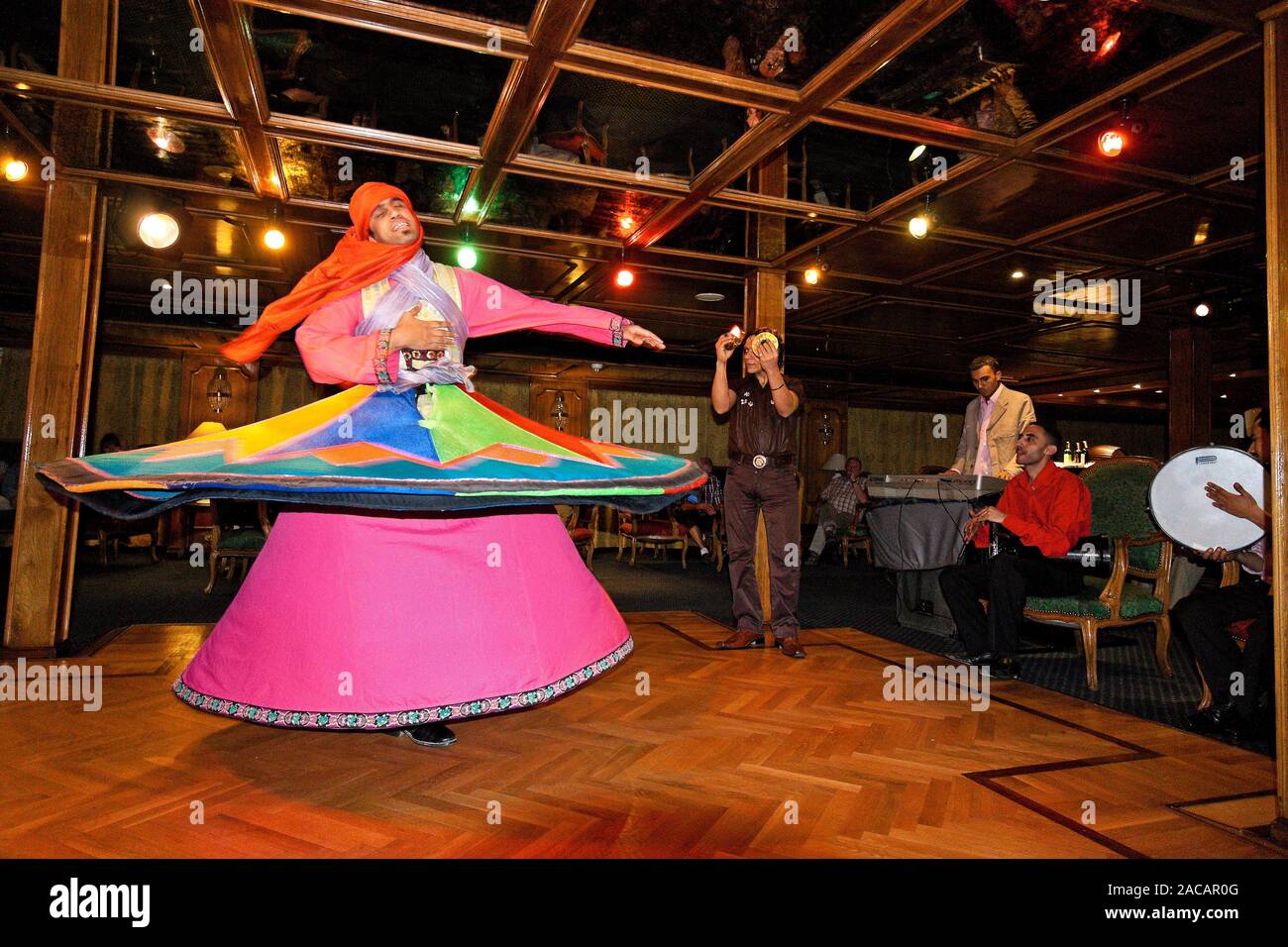 Trance dancing hi-res stock photography and images - Alamy