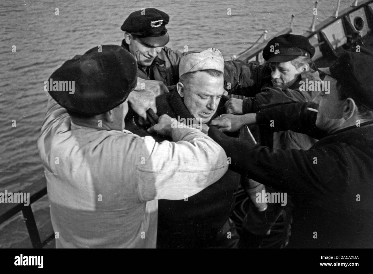 Divers 1950s hi-res stock photography and images - Alamy