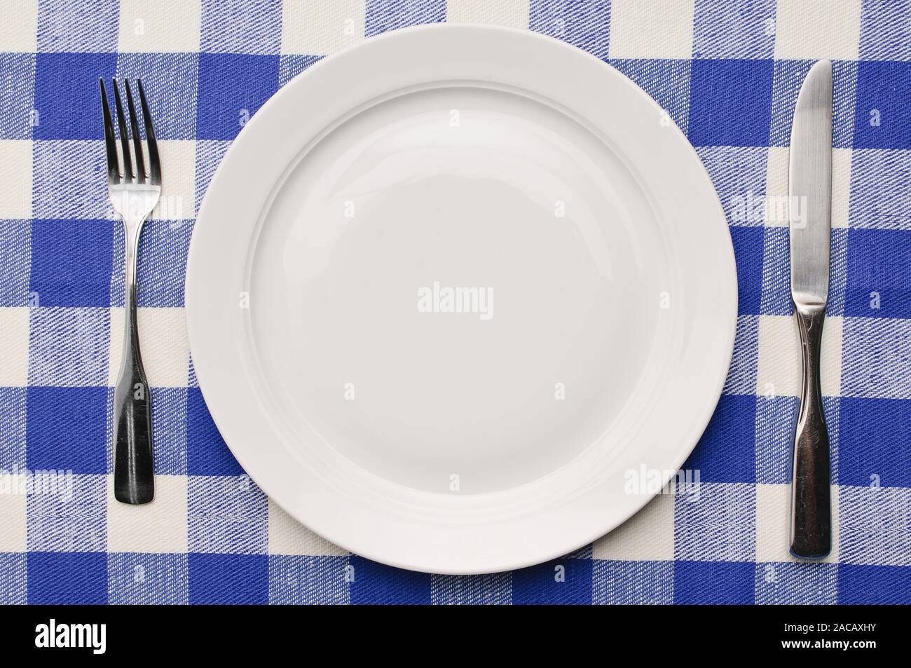Snack empty plate Stock Photo - Alamy