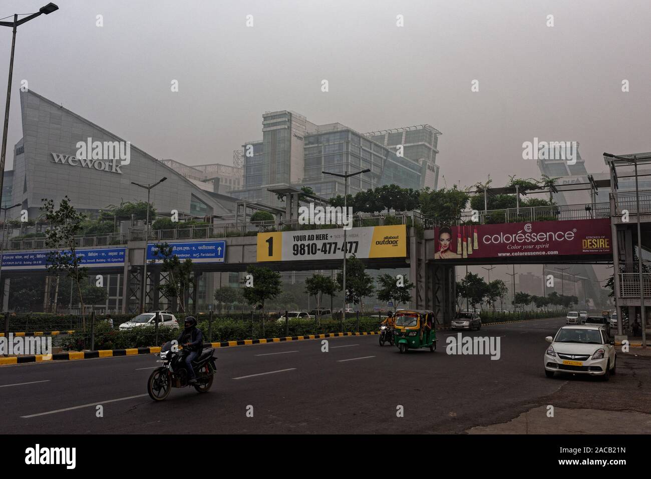 The smog reducing the visibility and health in DLF City, Gurgaon ...