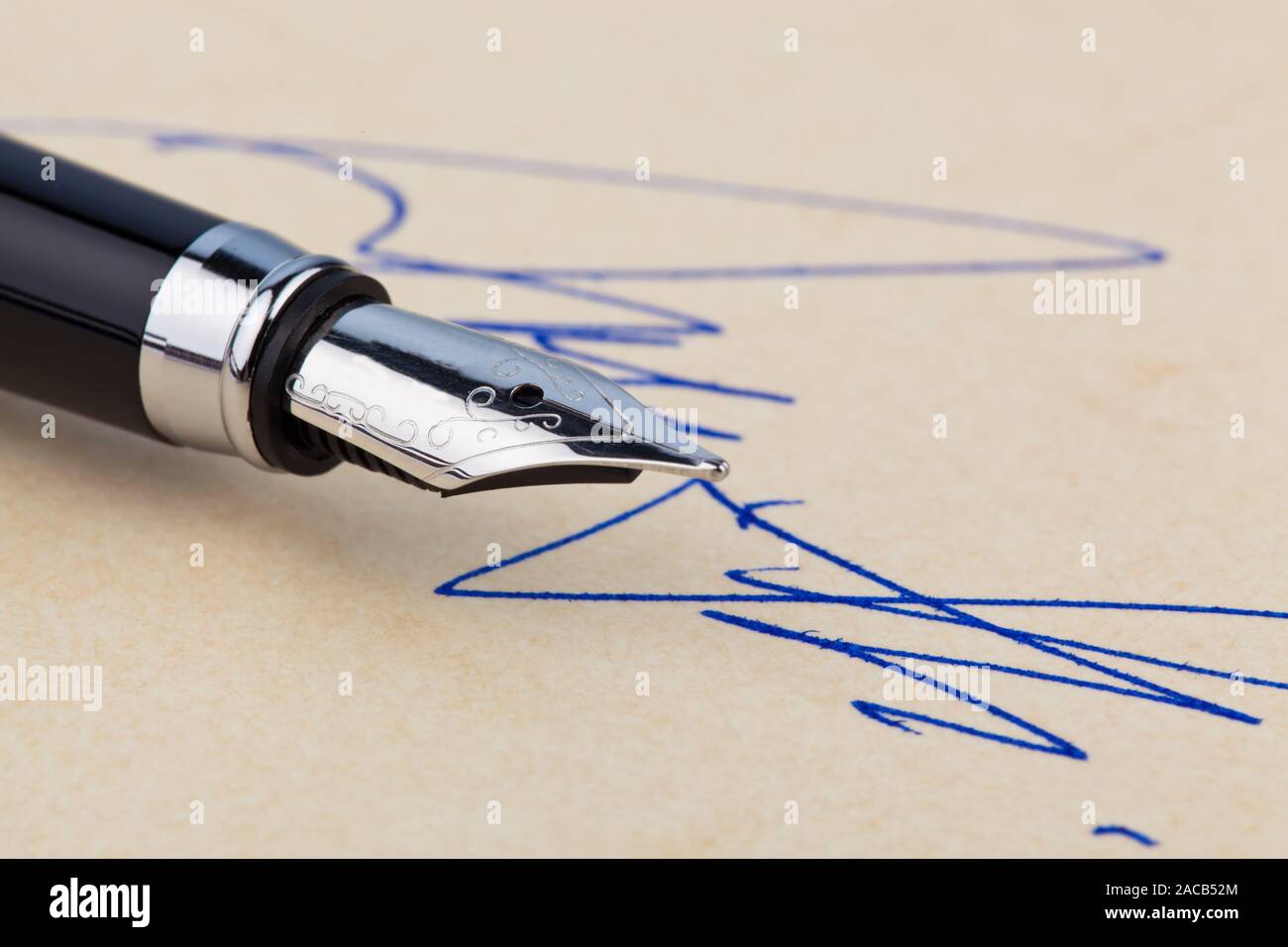 Fountain pen and signature Stock Photo - Alamy