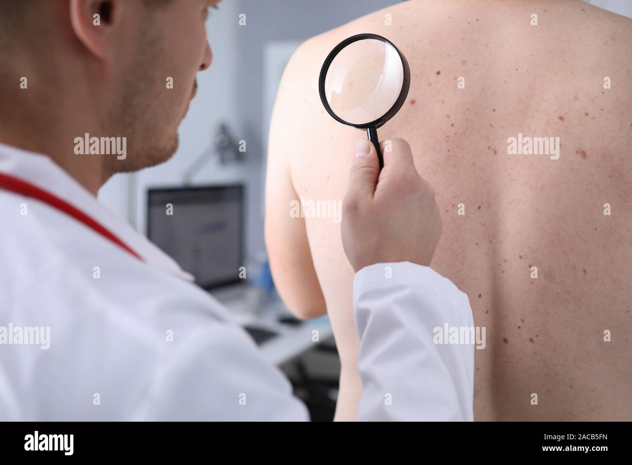 Worker clinical hi-res stock photography and images - Alamy