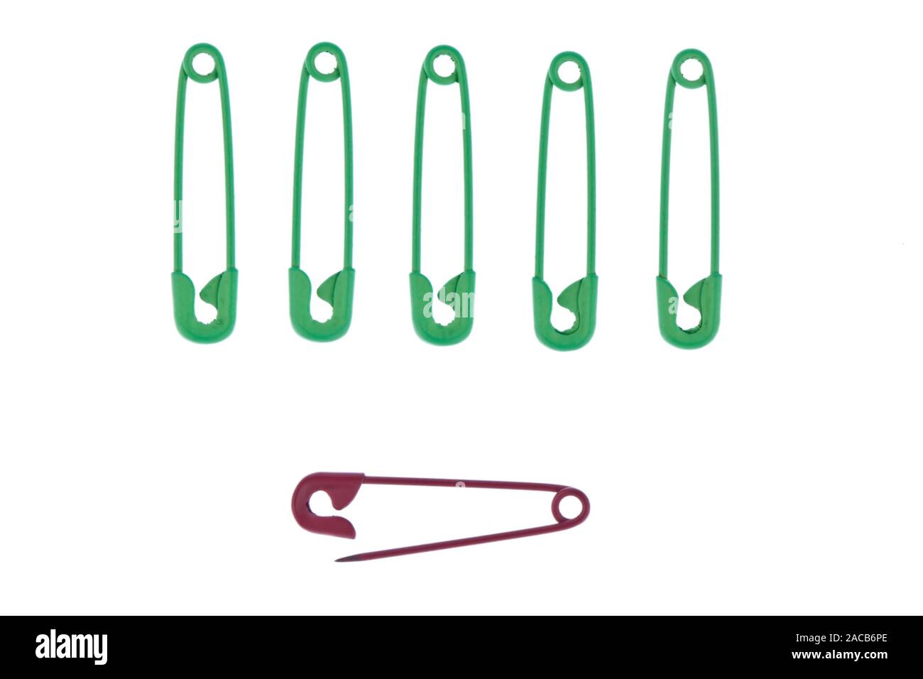 many coloured safety pins Stock Photo - Alamy