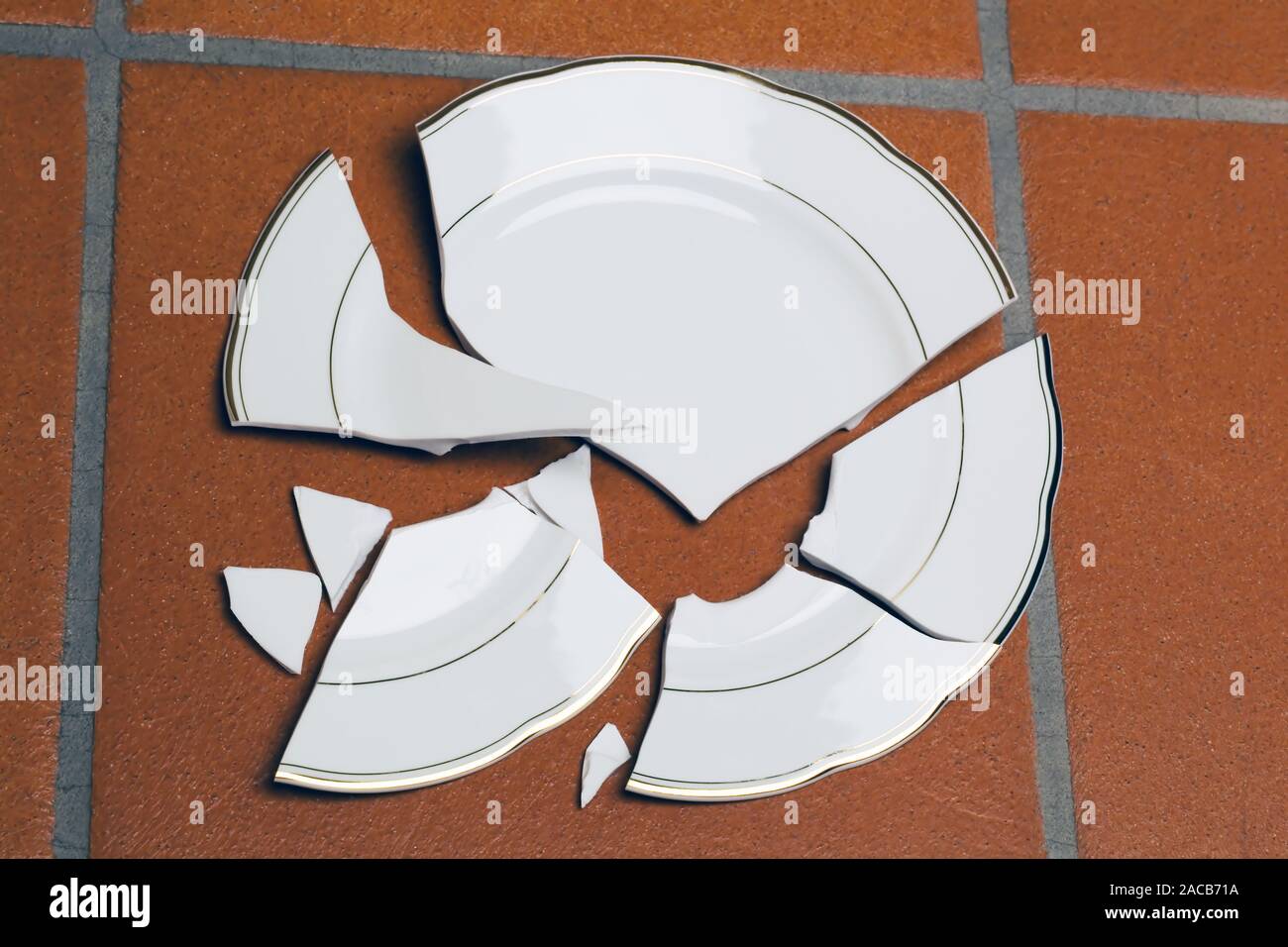 Broken plate hi-res stock photography and images - Alamy