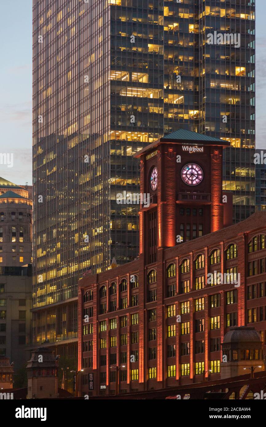 Reid Murdoch Building and Quaker Tower, Riverfront Park - Chicago ...