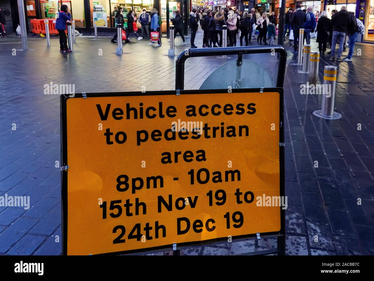 Pedestrian area sign hi-res stock photography and images - Alamy