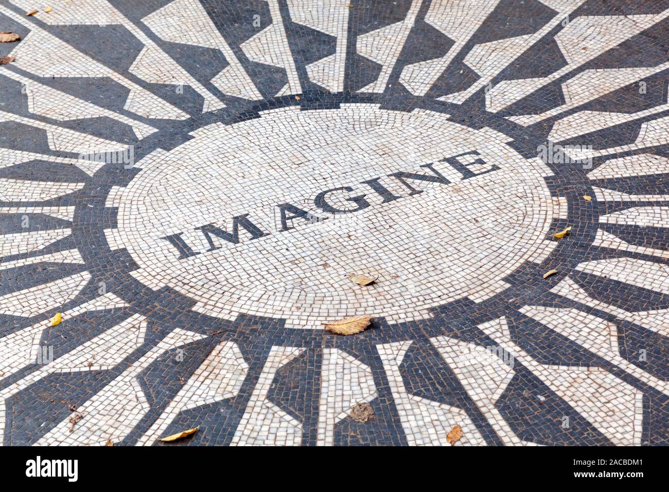 John Lennon memorial mosaic strawberry fields, Central Park, New York ...