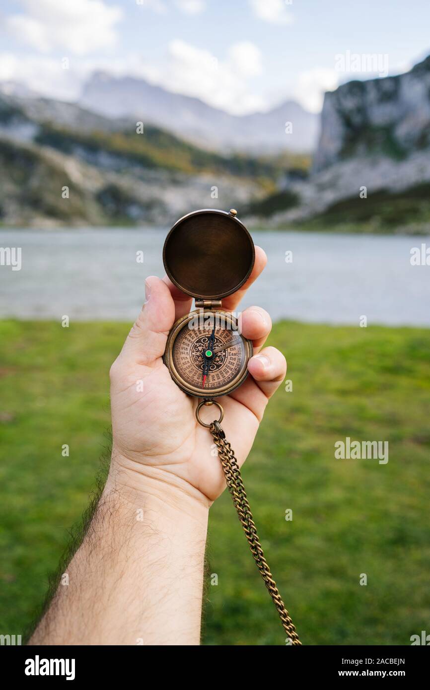 Orienteering map hand hi-res stock photography and images - Alamy