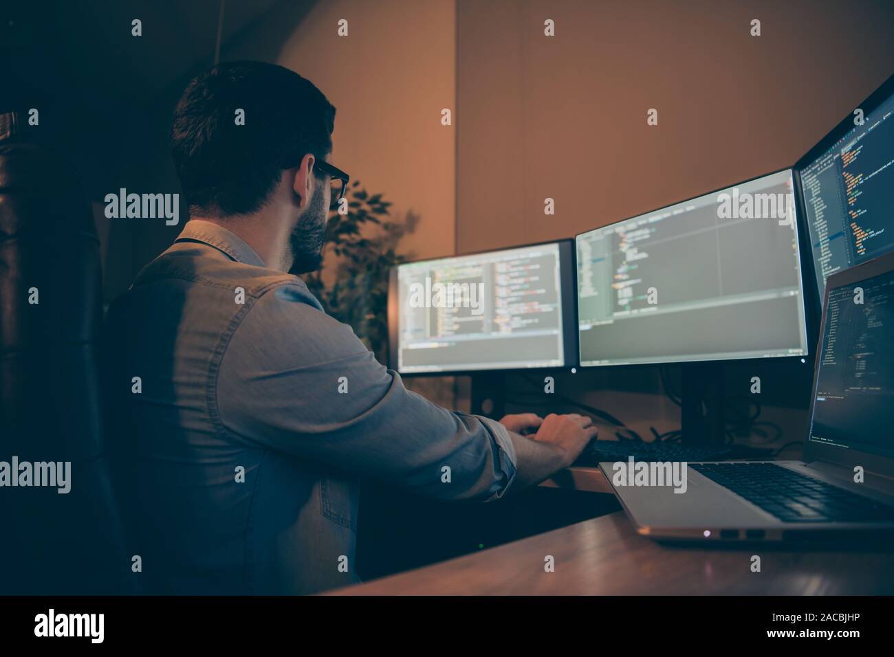 Fixing bugs hi-res stock photography and images - Alamy