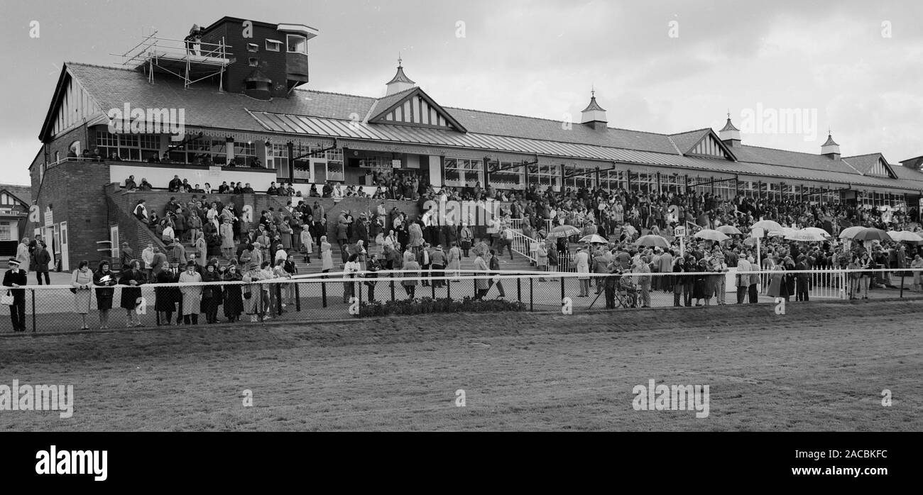 Characters at Pontefract races, West Yorkshire, Northern England, UK in ...