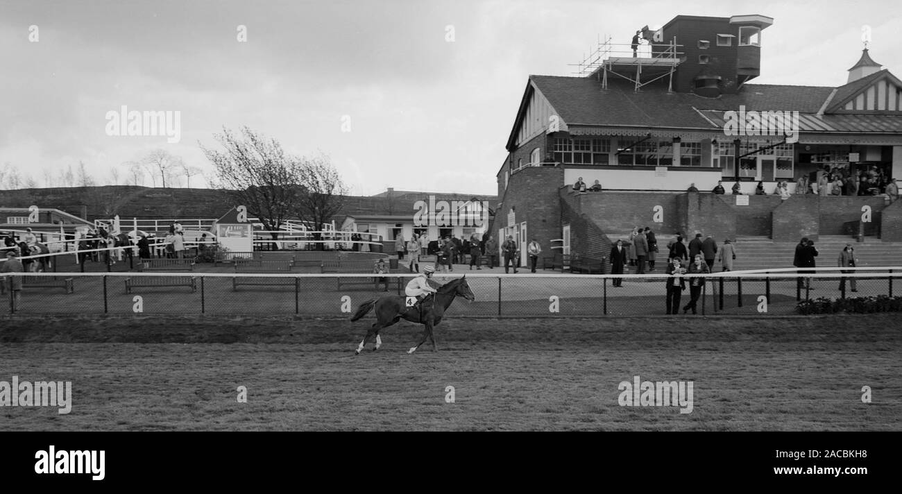Characters at Pontefract races, West Yorkshire, Northern England, UK in ...