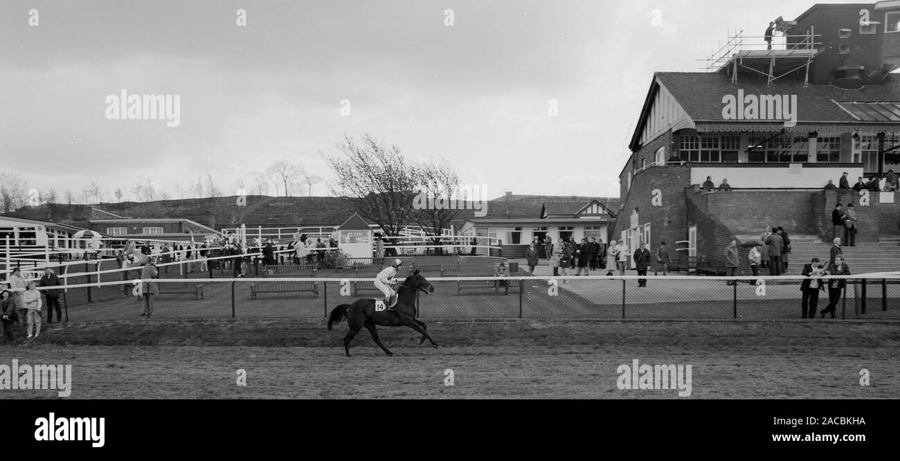 Characters at Pontefract races, West Yorkshire, Northern England, UK in ...