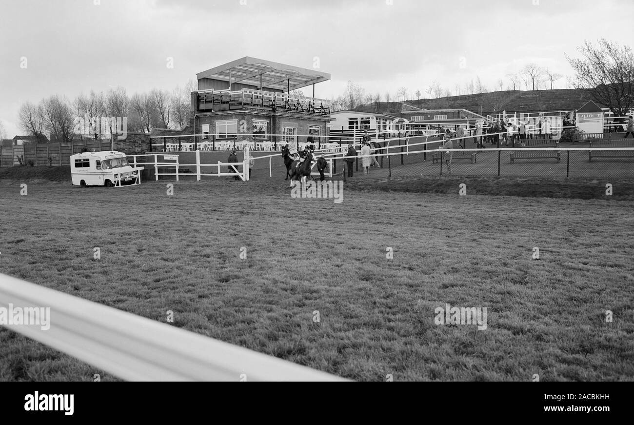 Characters at Pontefract races, West Yorkshire, Northern England, UK in ...
