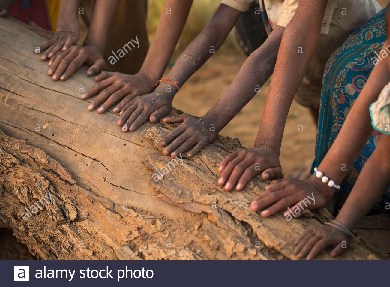 Indian Children Begging Stock Photos & Indian Children Begging Stock ...