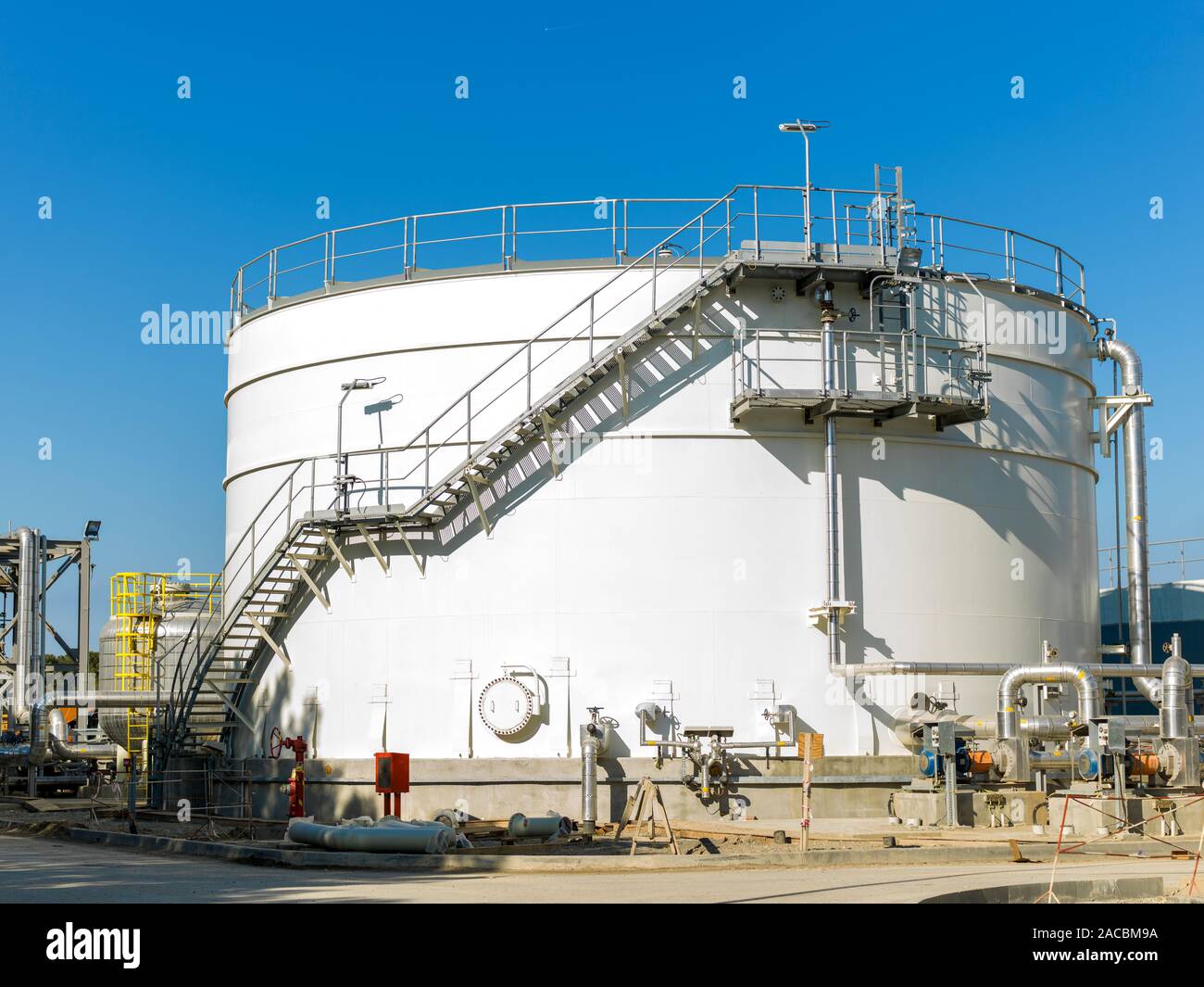 oil and gas processing round tank Stock Photo - Alamy
