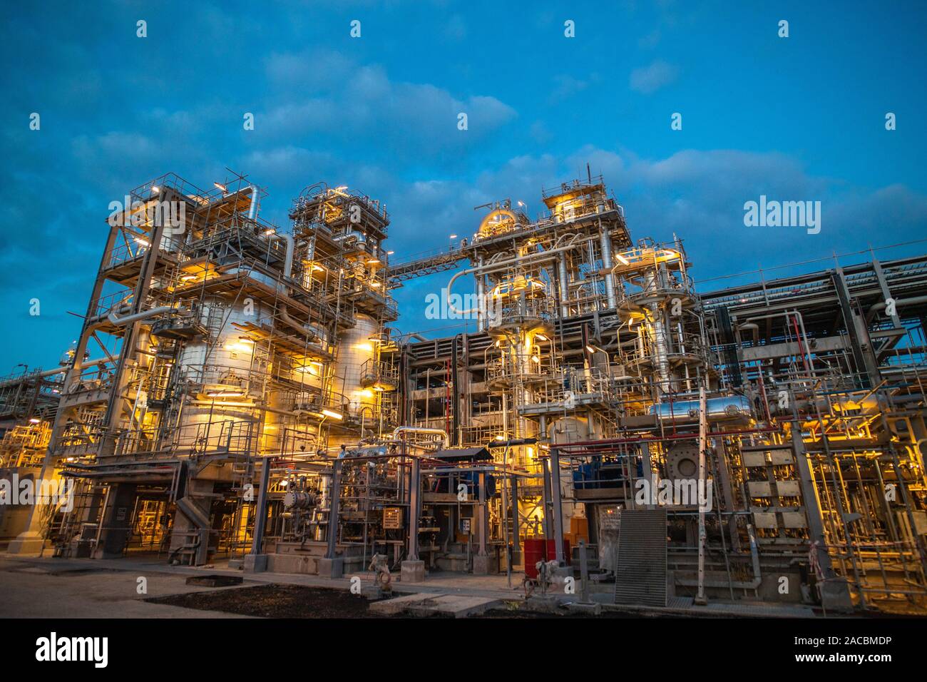 Processing facilities hi-res stock photography and images - Alamy