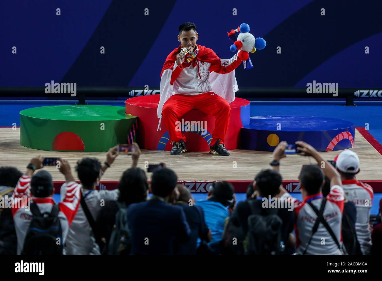 Manila, Philippines. 2nd Dec, 2019. Gold medal winner Eko Irawan(Top ...