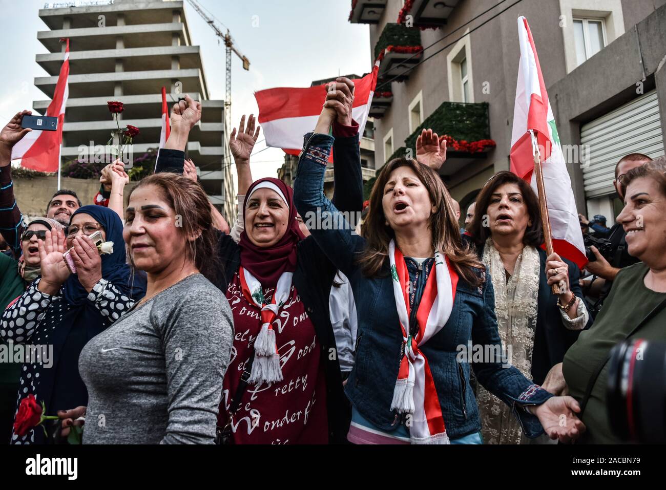 Muslim women beirut hi-res stock photography and images - Alamy