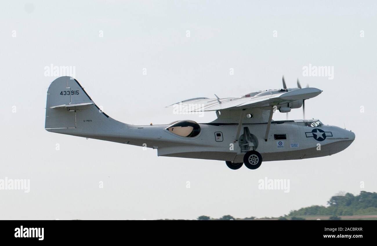 A Catalina sea plane Aircraft takes off from RAF Duxford in ...