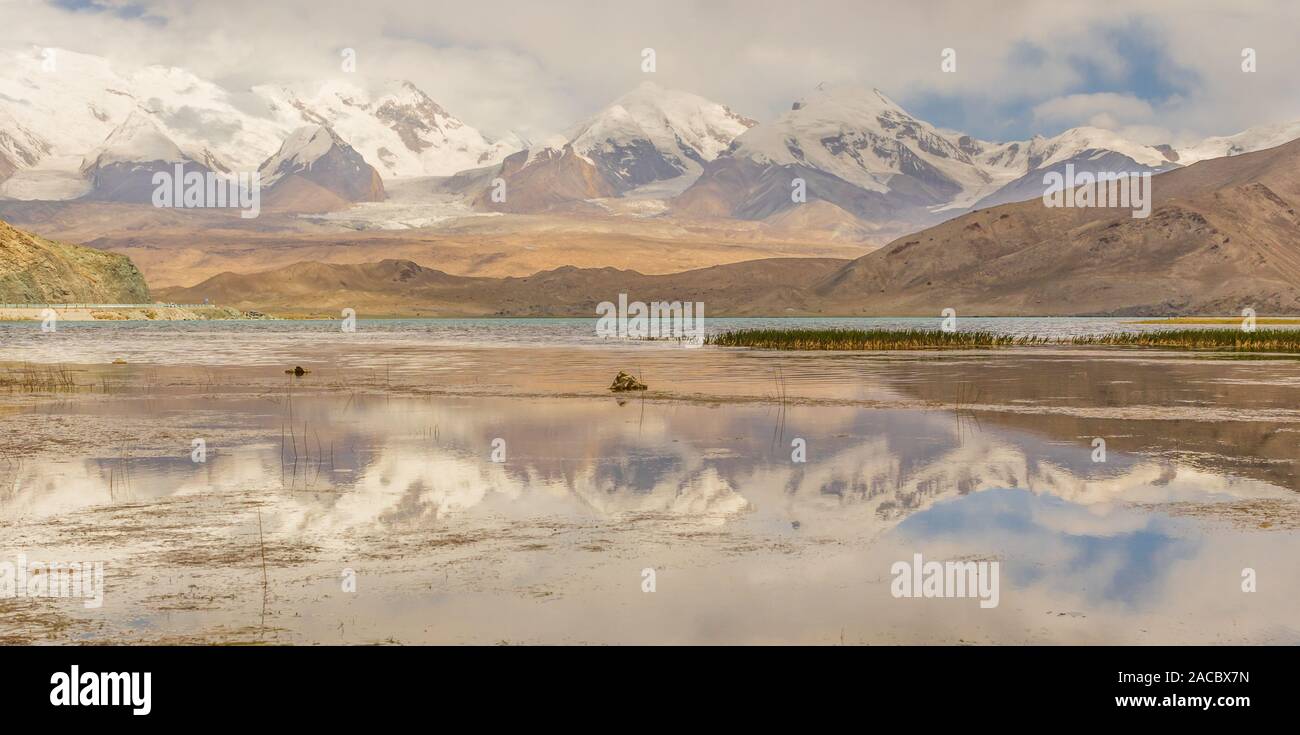 Kala kule lake hi-res stock photography and images - Alamy