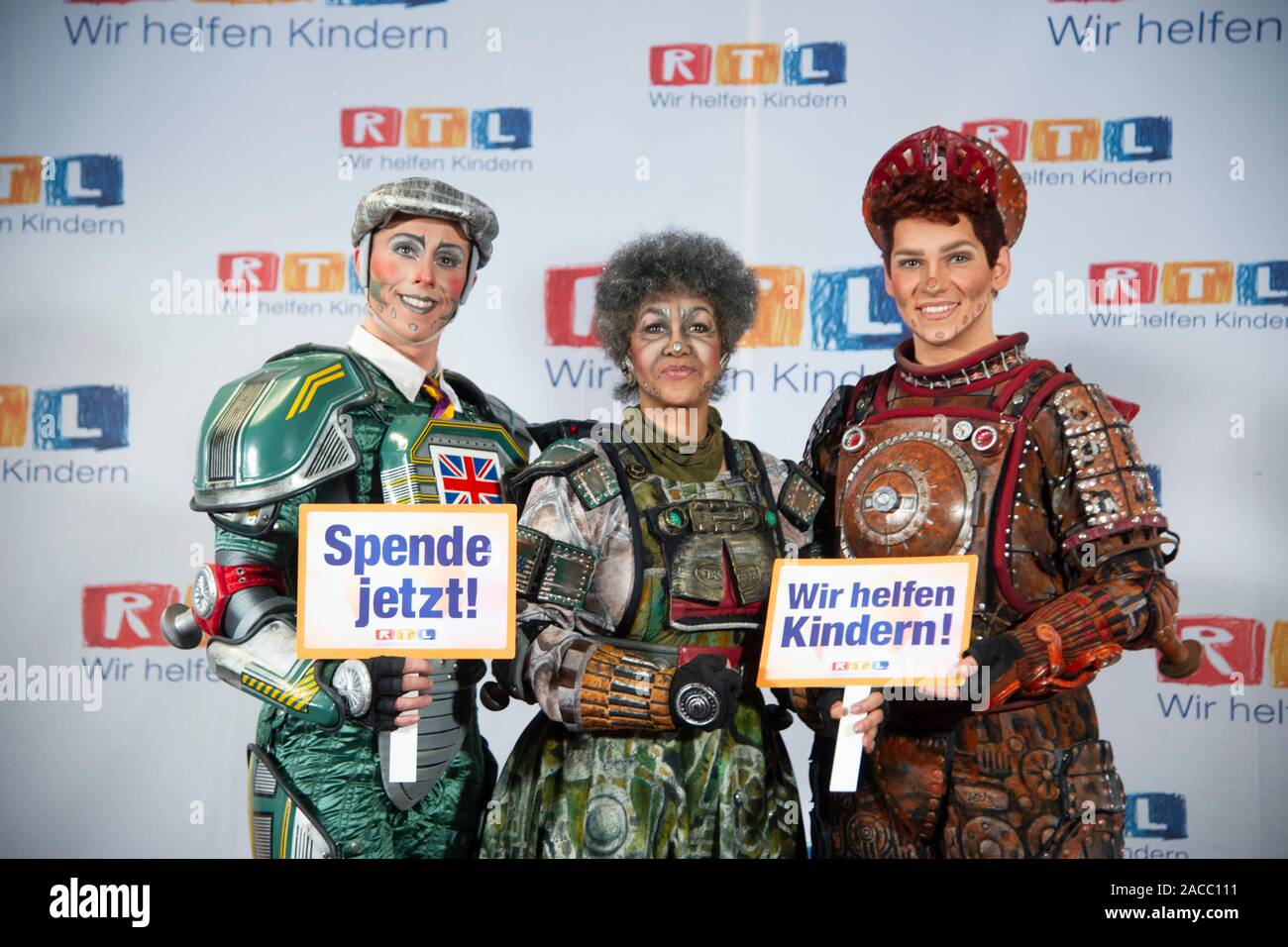 English express train hi-res stock photography and images - Alamy