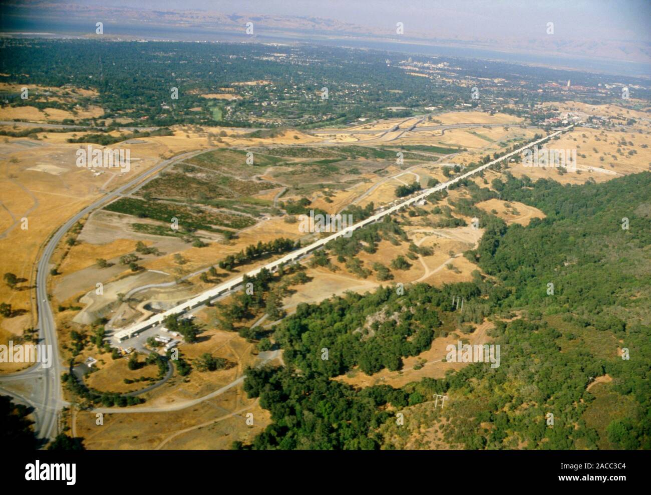 Aerial photograph of SLAC, California, showing the 2-mile long linear ...