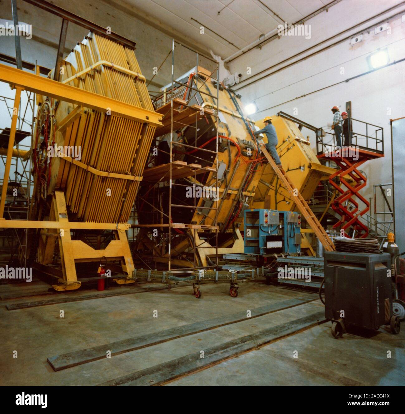 Construction of the MAC (Magnetic Calorimeter) detector on the PEP ...