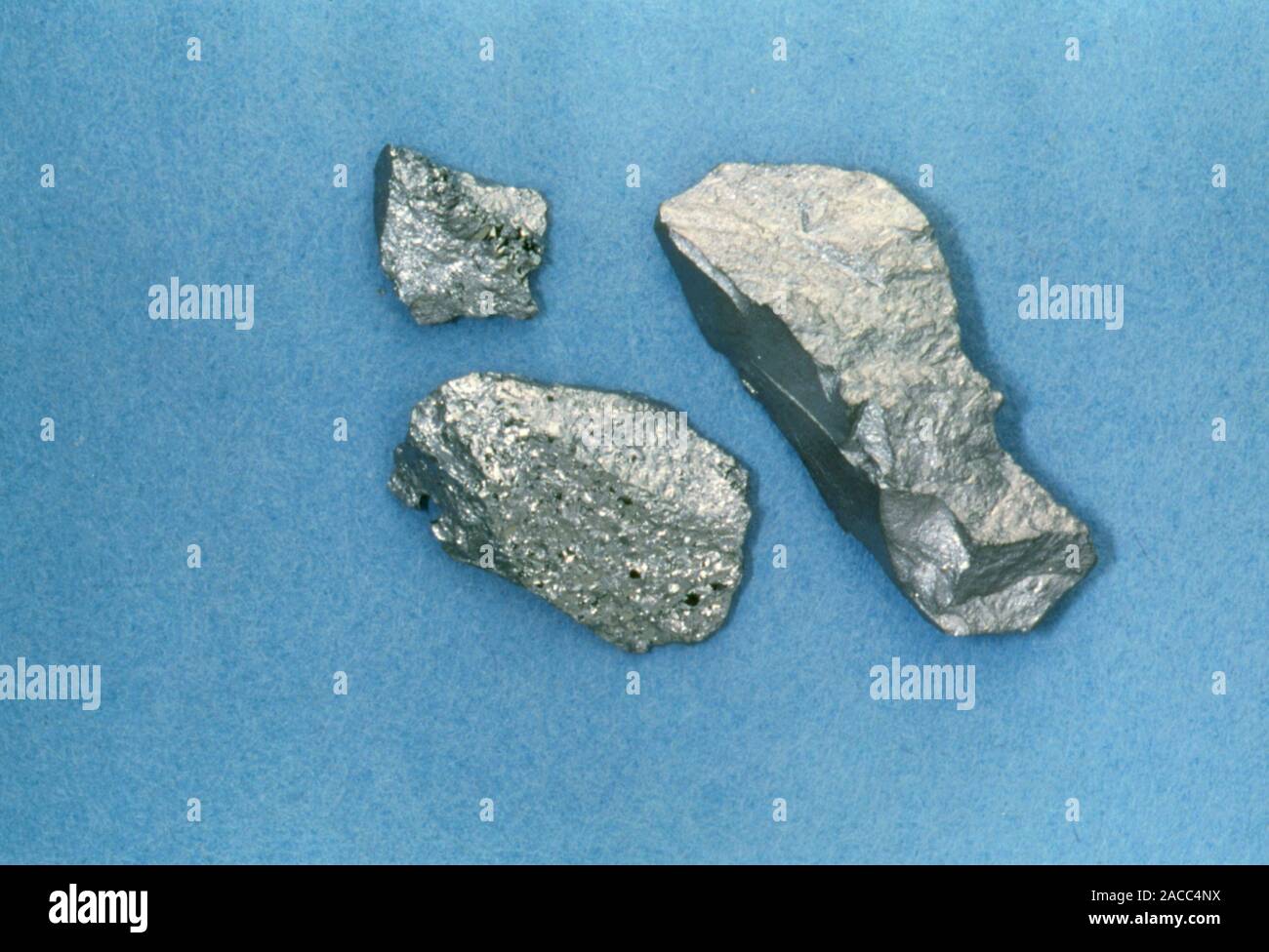 Silicon. View of pieces of silicon, a semi- metallic chemical element ...