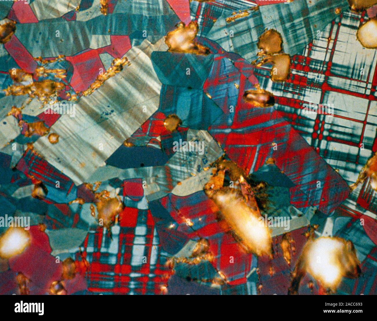 Polarised light micrograph of the high temperature superconducting ...