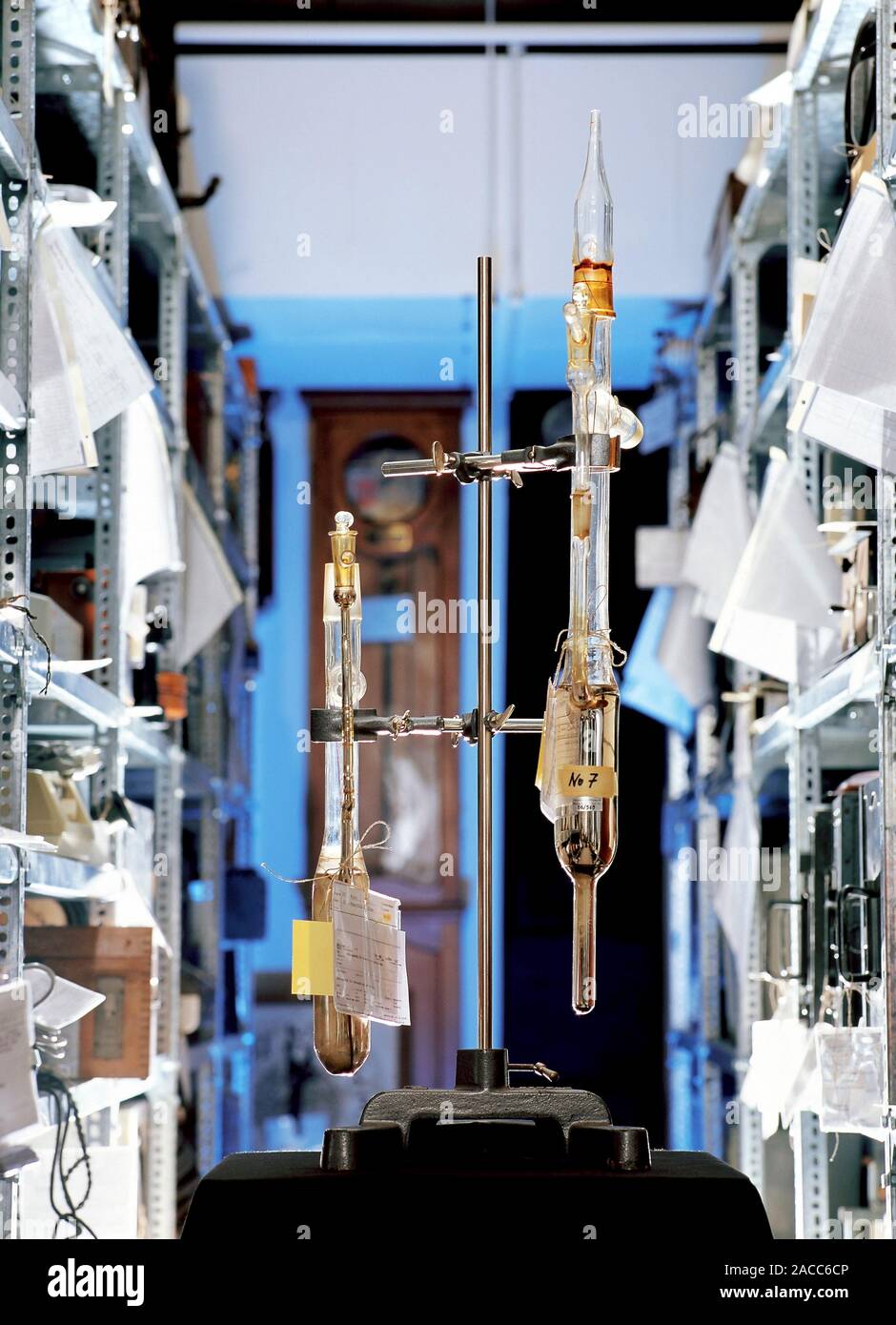 Justi's superconductivity experiment. Experimental equipment used in superconductivity research ...