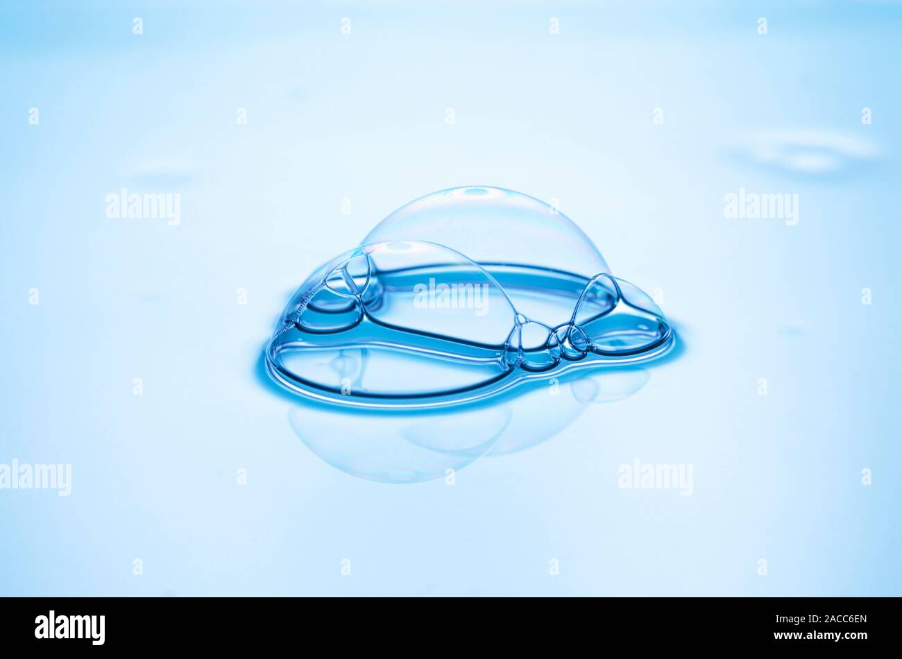 Bubbles. Air bubbles floating on the surface of water Stock Photo - Alamy