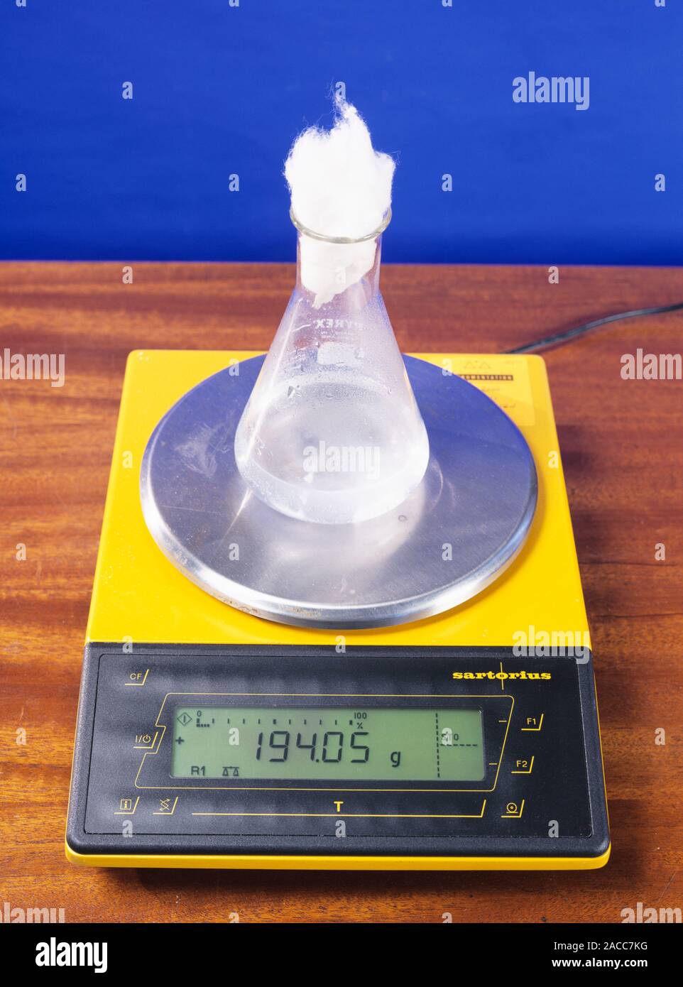 Measuring reaction rate. Image 1 of 2. Apparatus used to measure the ...