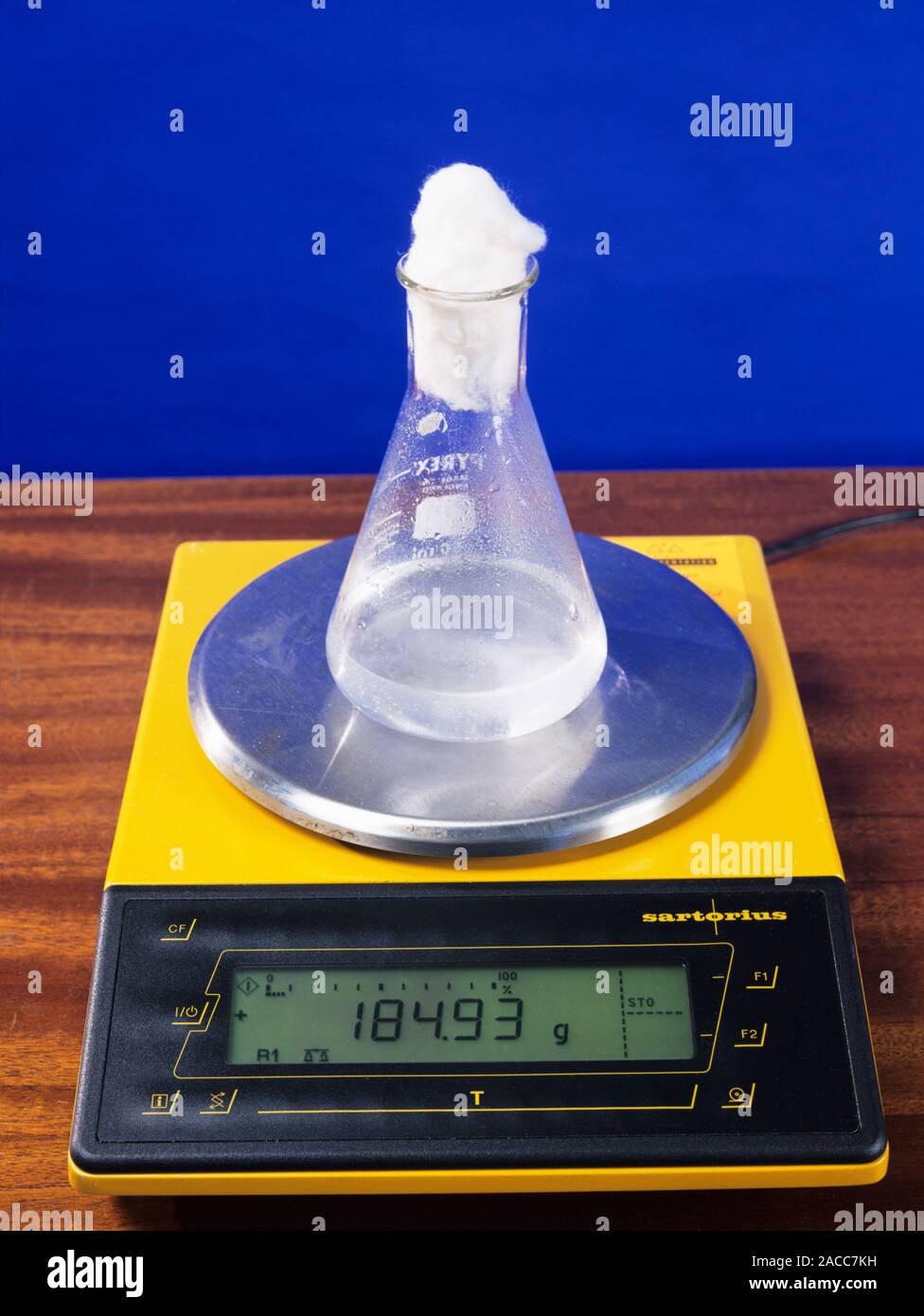Measuring reaction rate. Image 2 of 2. Apparatus used to measure the ...