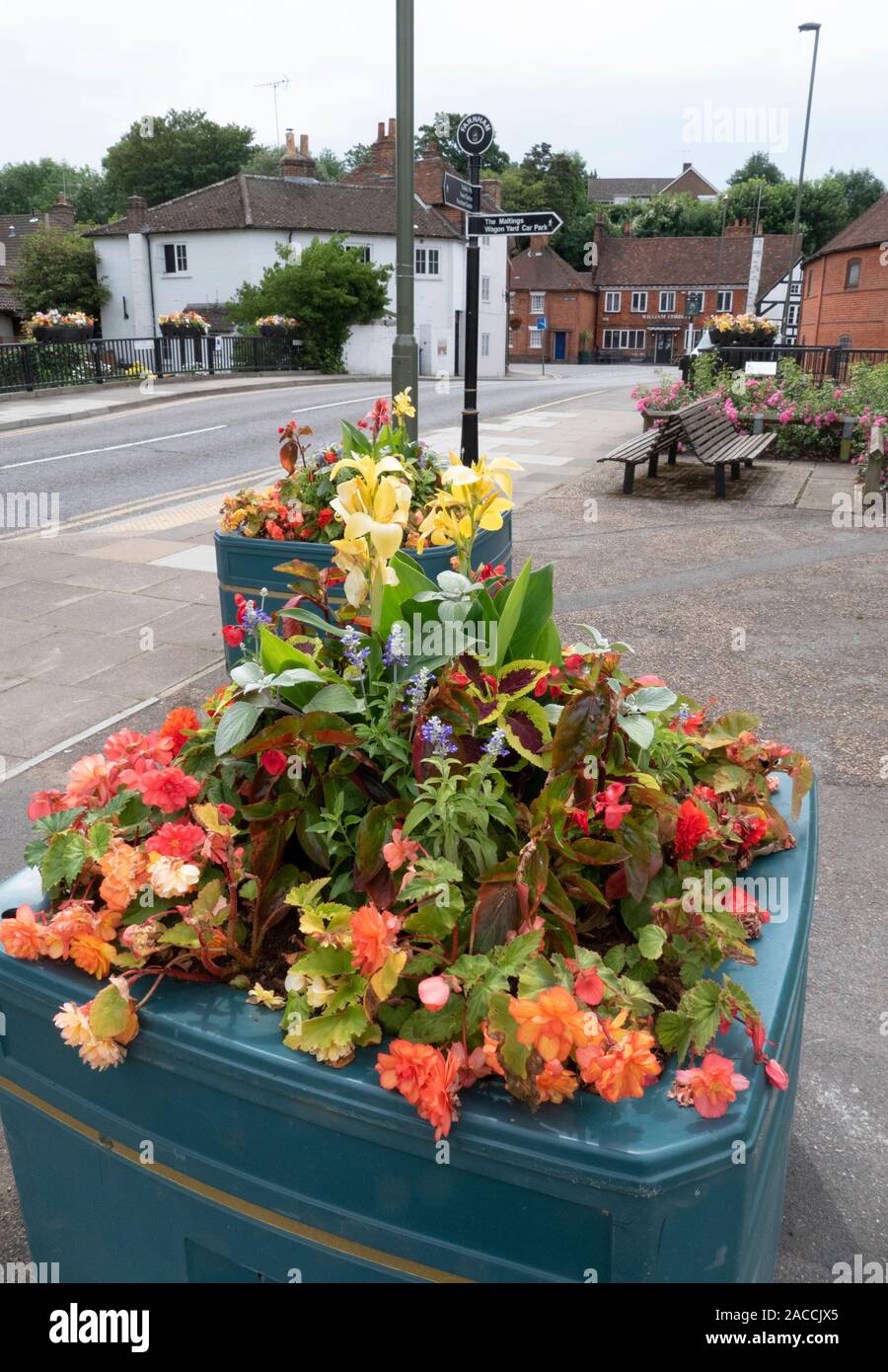 Farnham high street hi-res stock photography and images - Alamy