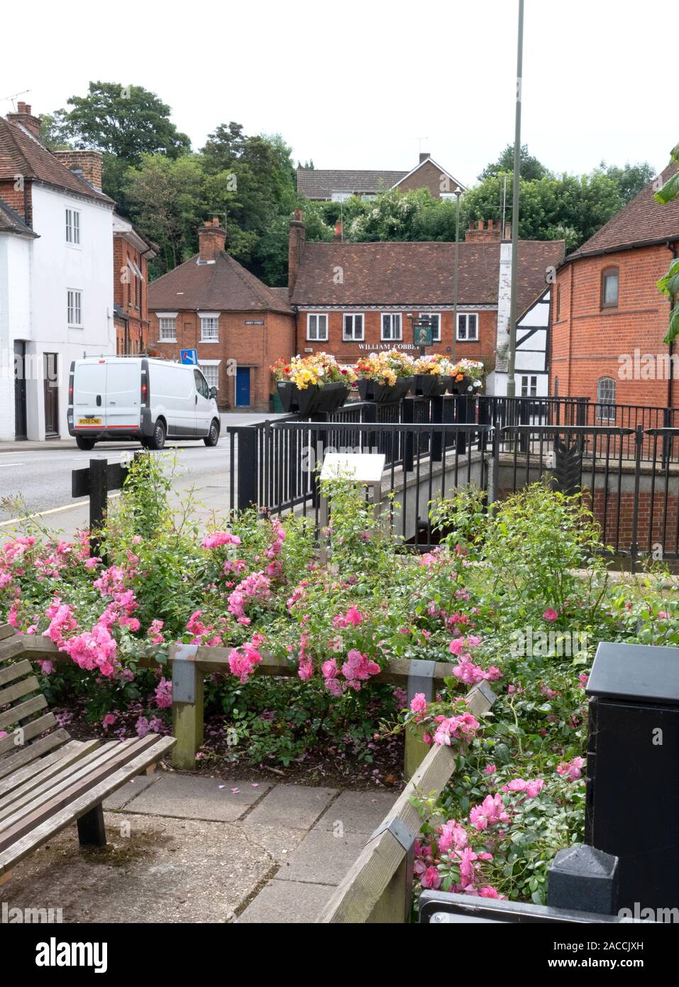 Farnham high street hi-res stock photography and images - Alamy