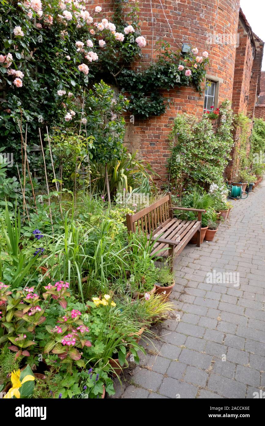 Farnham in Bloom. Surrey town of Farnham holds it's annual flower and ...