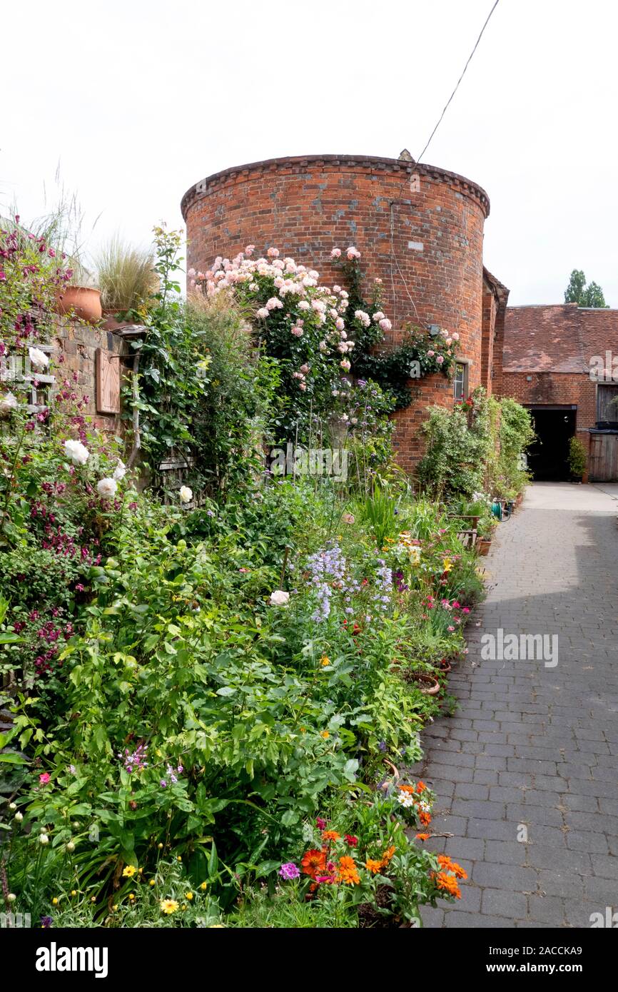 Farnham in Bloom. Surrey town of Farnham holds it's annual flower and ...