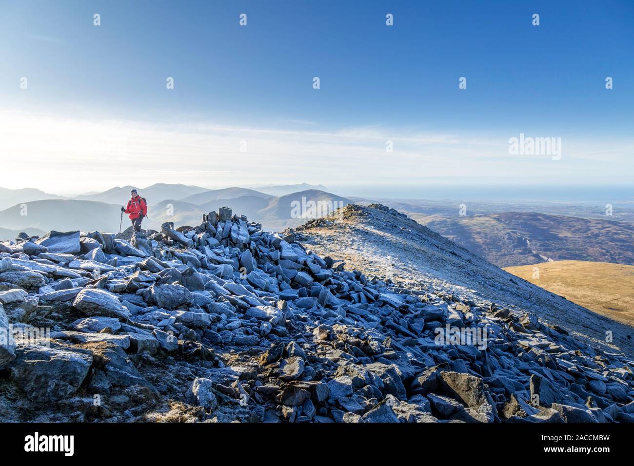 Female walker hiker hi-res stock photography and images - Alamy